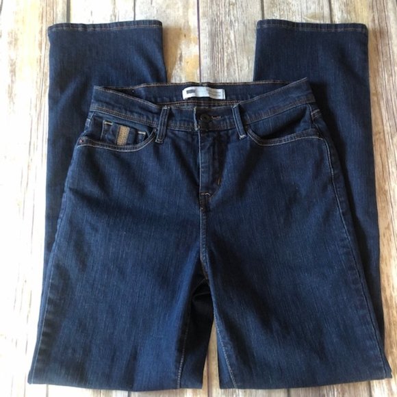 Levi's | Jeans | Levis 52 Perfectly Slimming Straight Leg Jeans 28 ...
